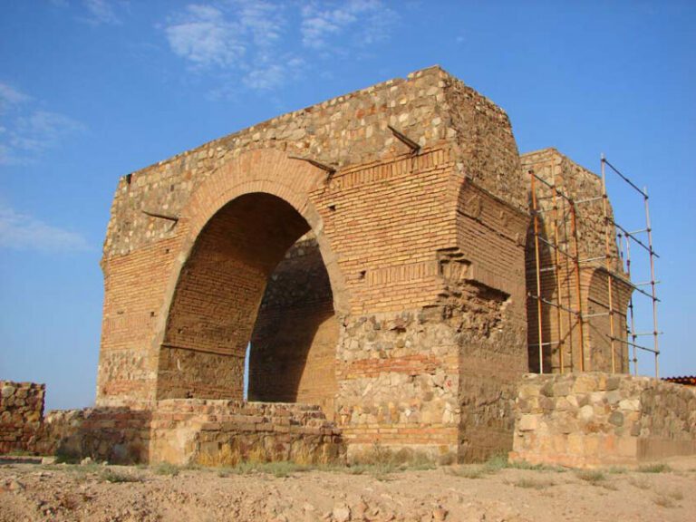 Bahram Ray fire temple (Mill hill) – Walking In Iran